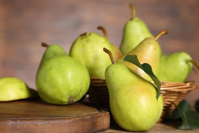 9 Health Benefits of Pears